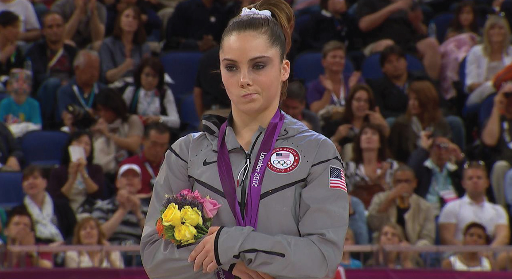 difference between smiling and smirking